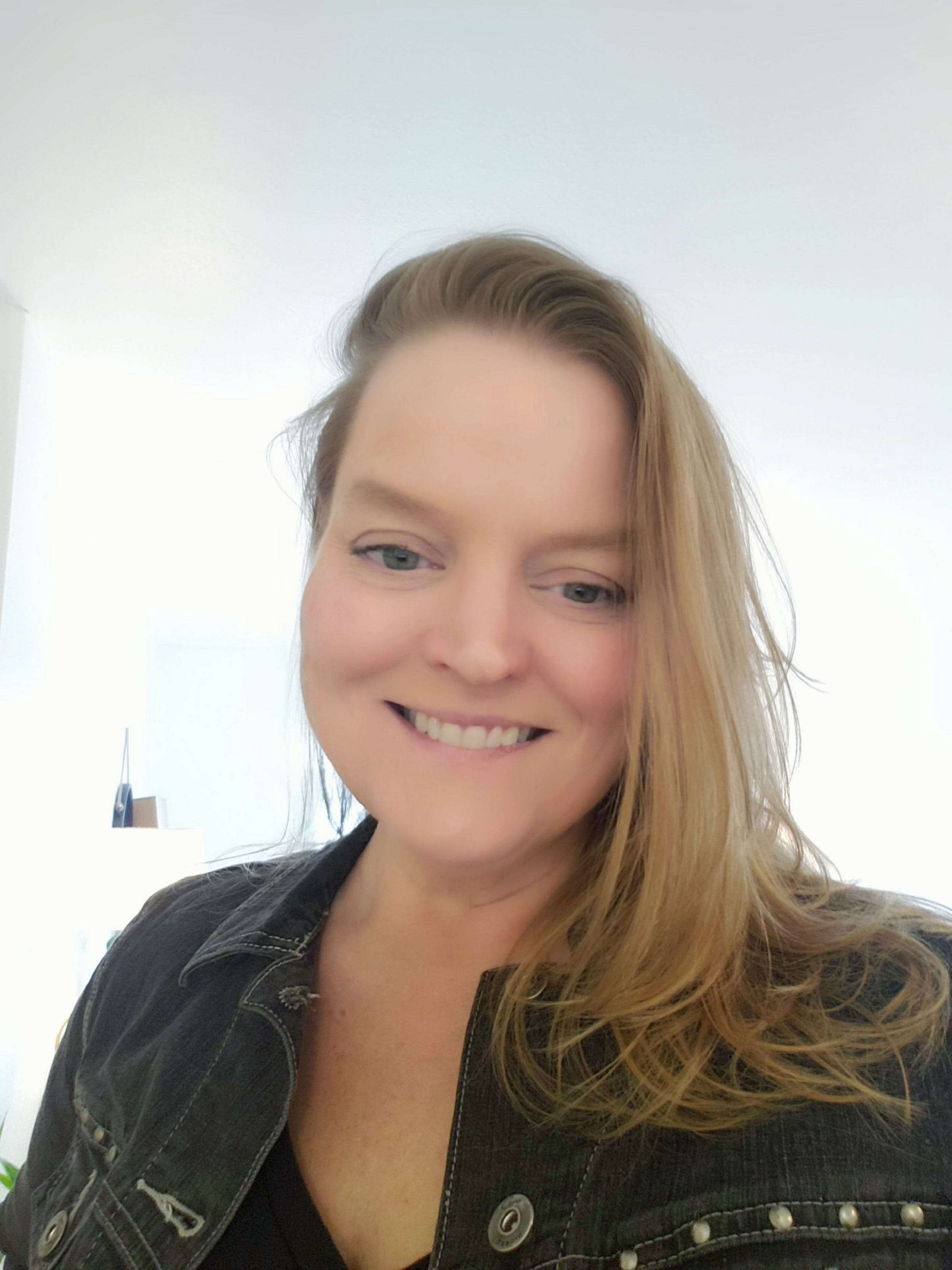 Sharon_Leigh – Medium