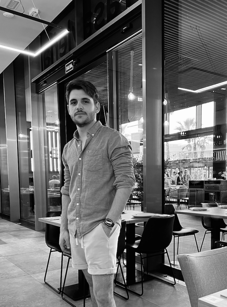 LEONEL RODRIGUES – Medium