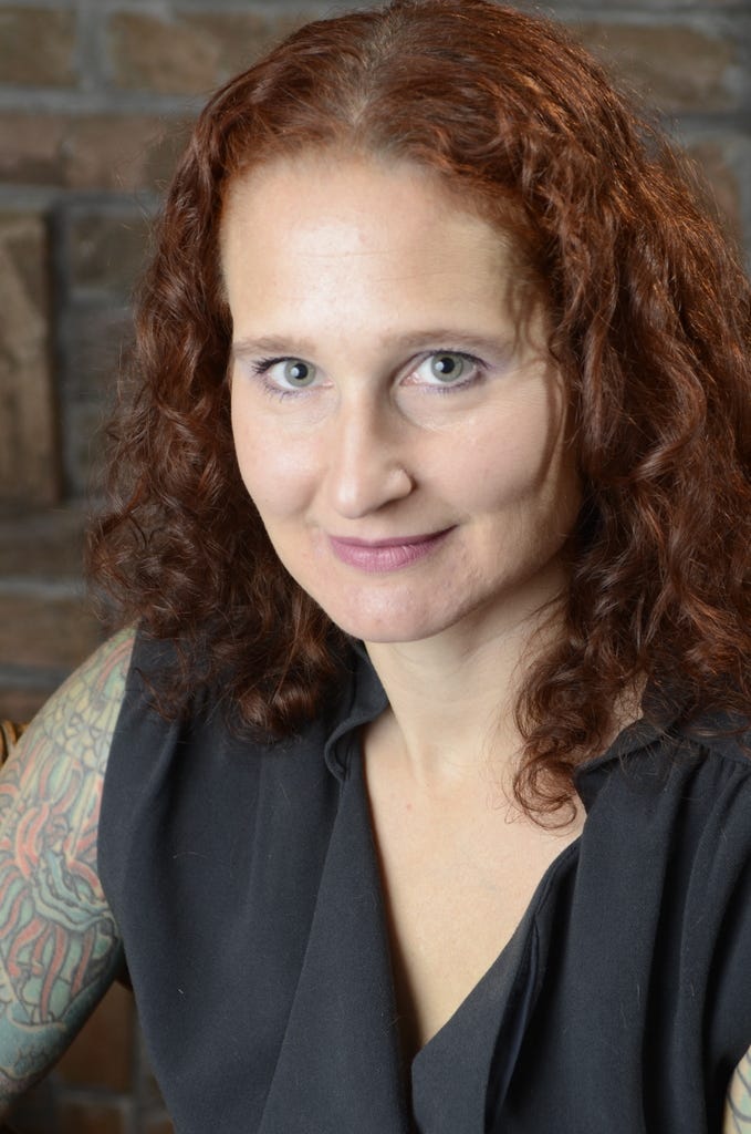Anna Felicity Friedman – Medium