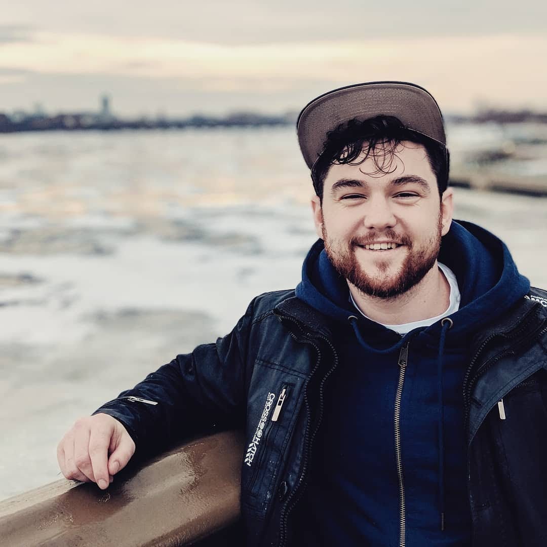 Joshua Ledbetter – Medium