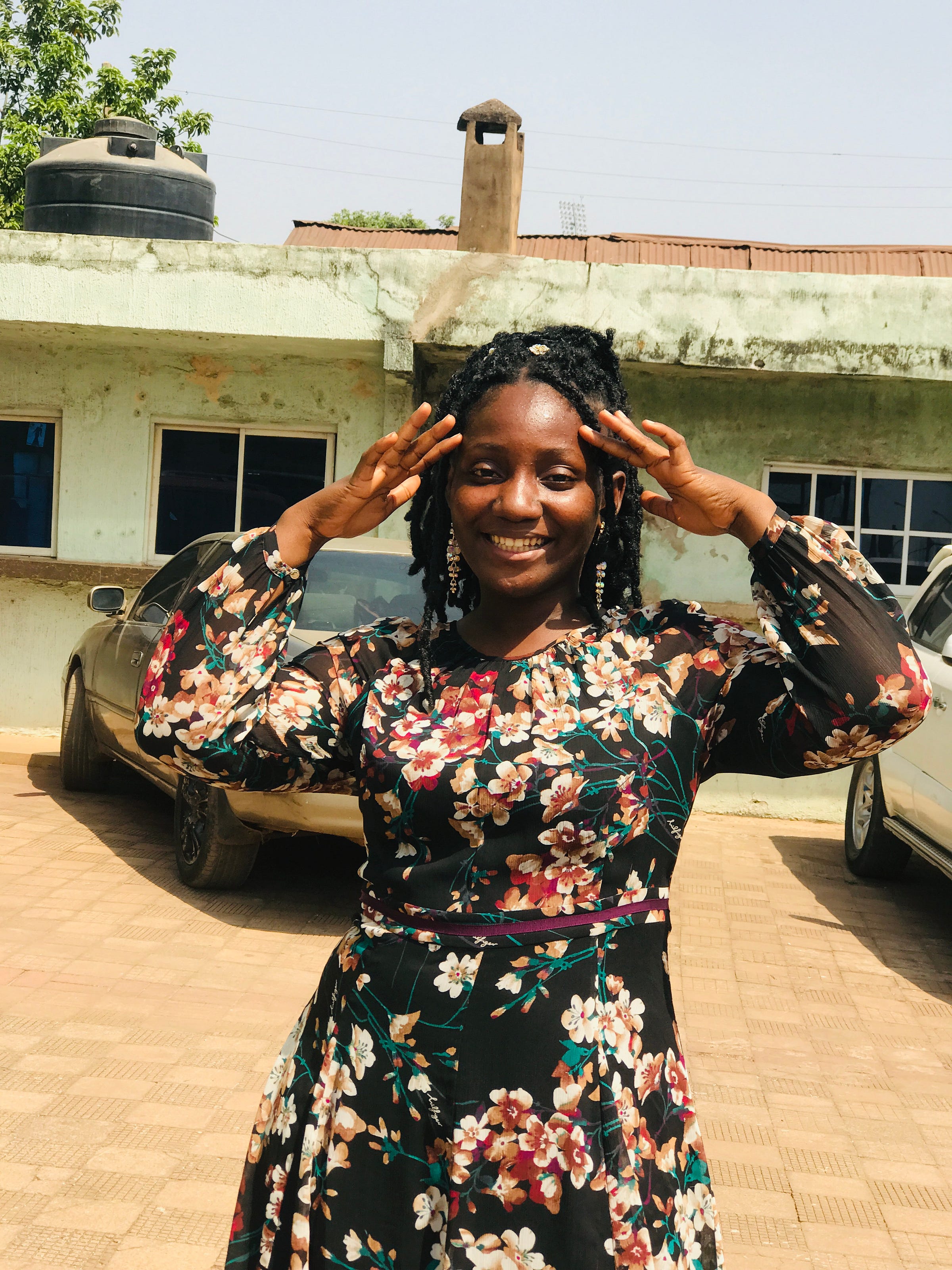 Gift Onosemuode – Medium