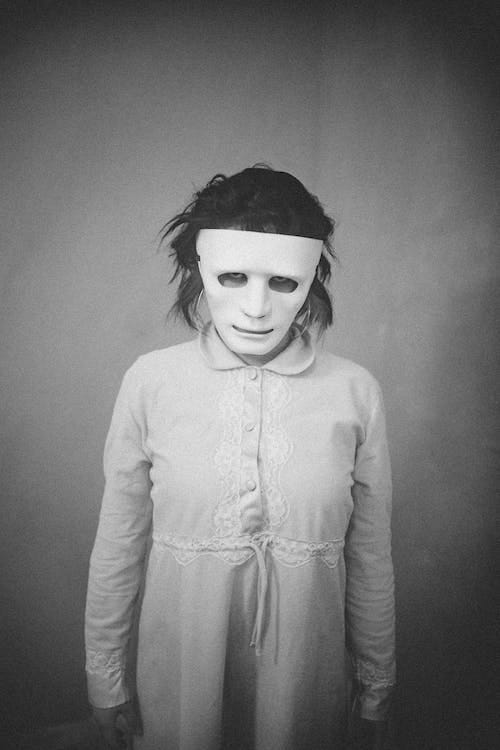 The Ghost – Medium