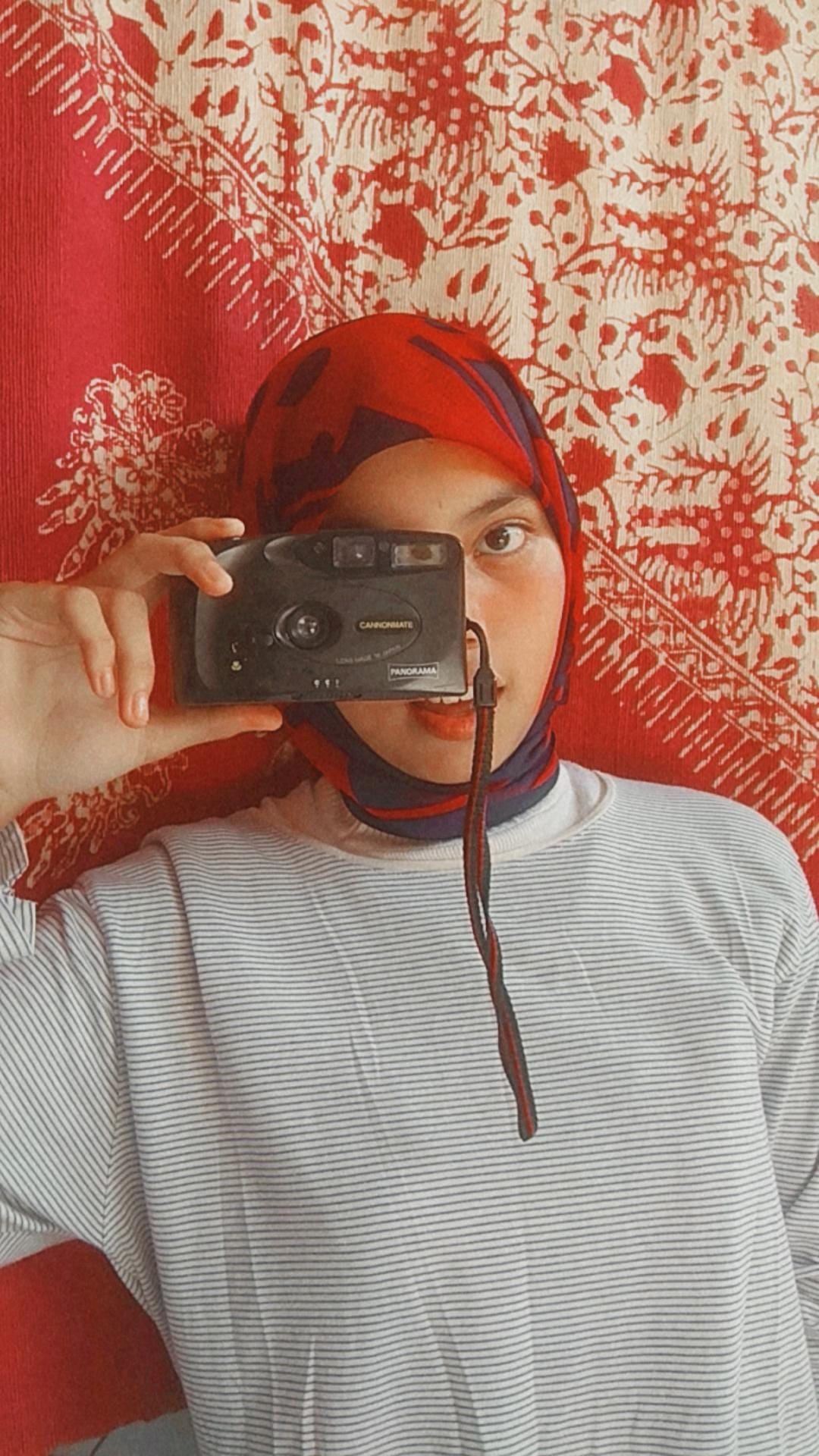 Ghefira N A – Medium