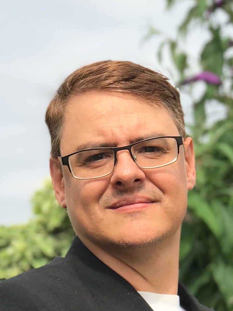 About – Simon Barry – Medium