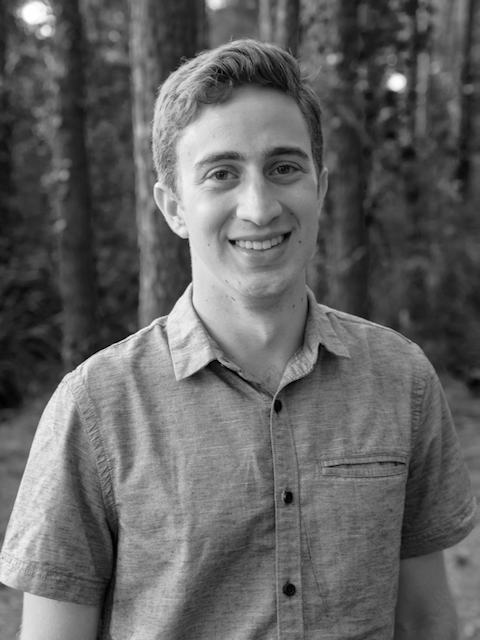 Jake Lipson – Medium