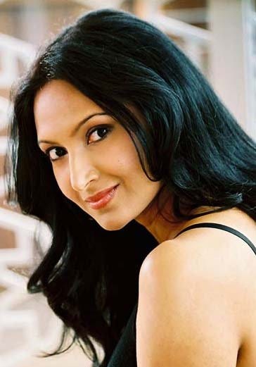 Sindhya Valloppillil – Medium