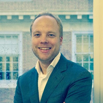 Christiaan van Veen – Medium