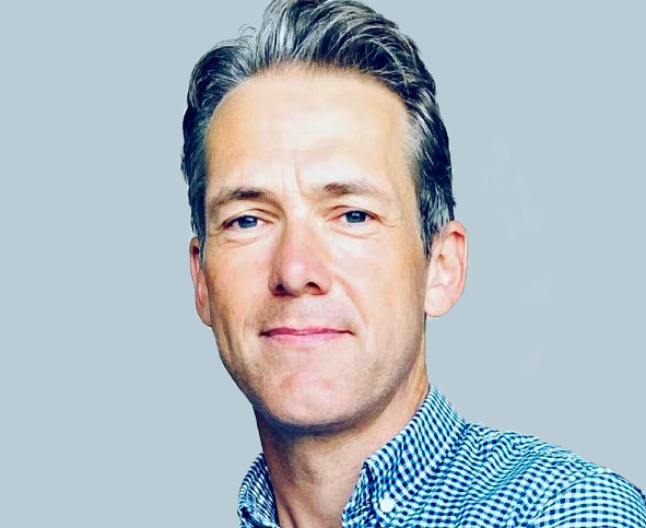 Steven Thomas – Medium