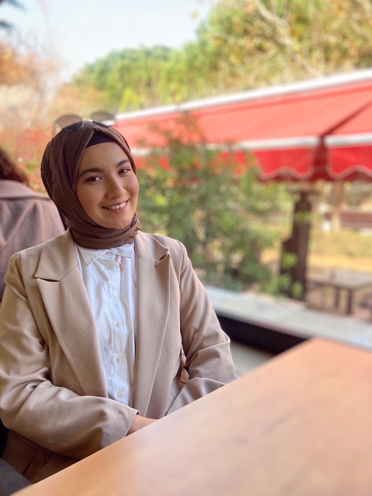 Esra Kaya – Medium