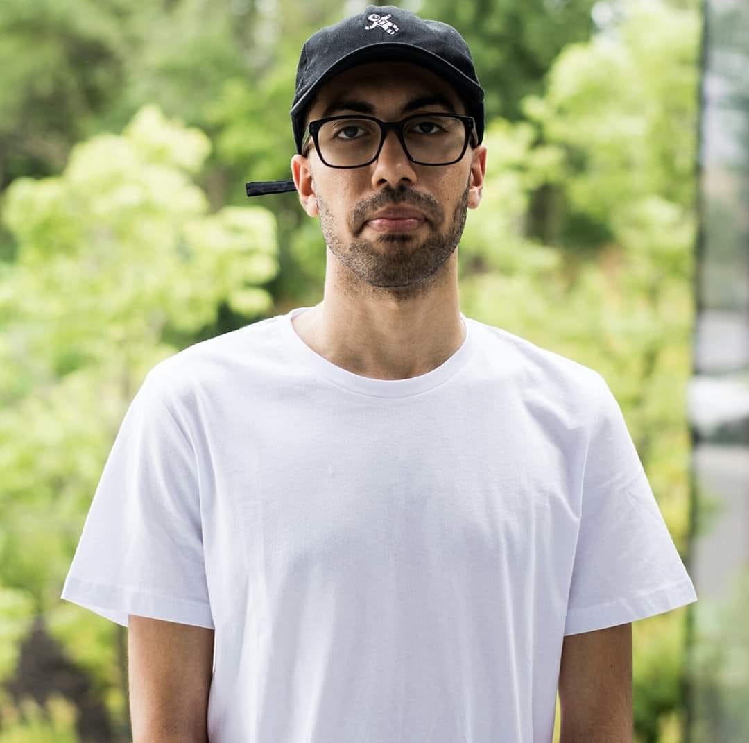 Youssef Farhi – Medium