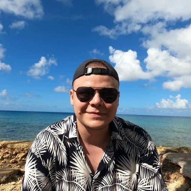 Sebastian Duque – Medium