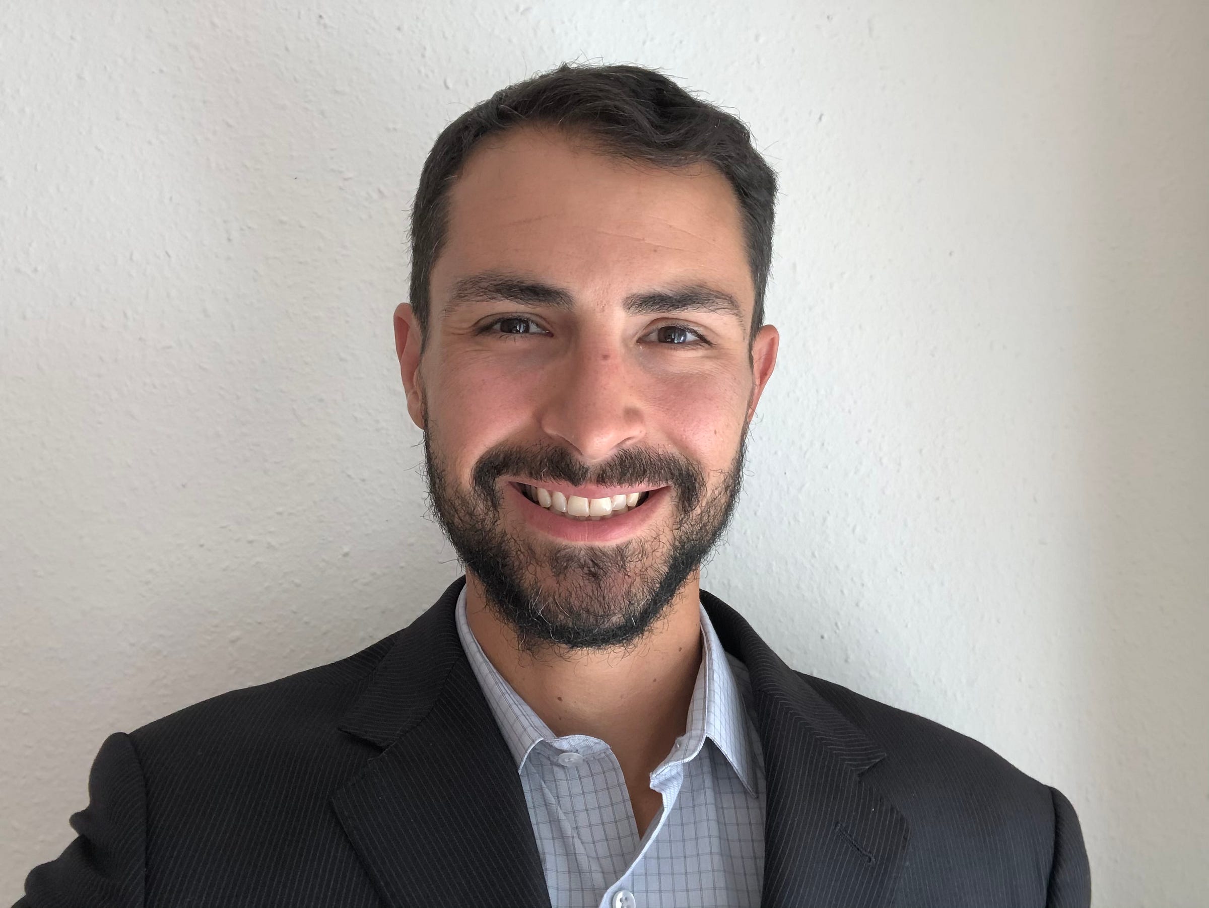 Isaac Goldstein – Medium