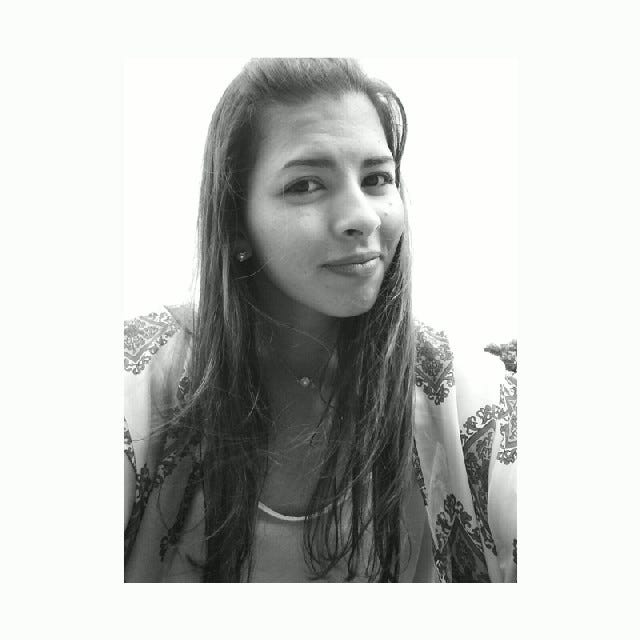 Daniela Lugo I. – Medium