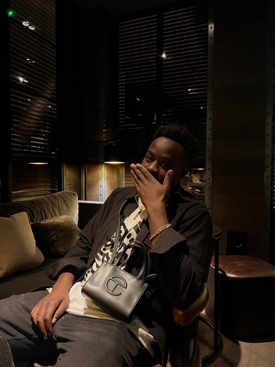 Mobo Abayomi – Medium