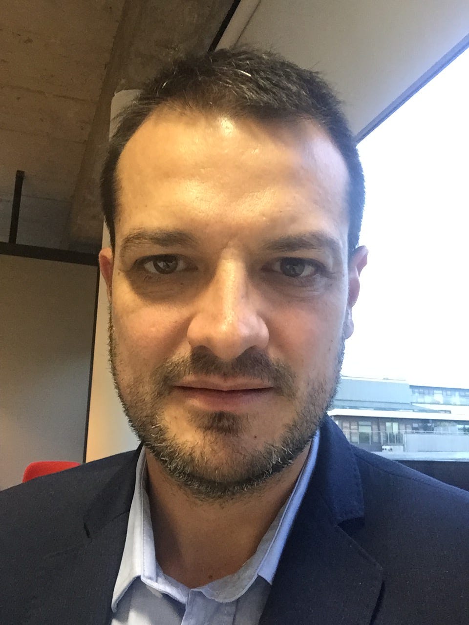 Frederic Dalais – Medium