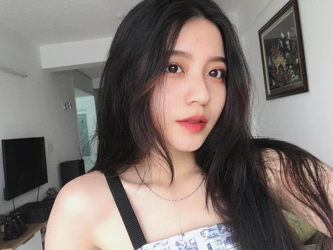 About Mira Wati Medium