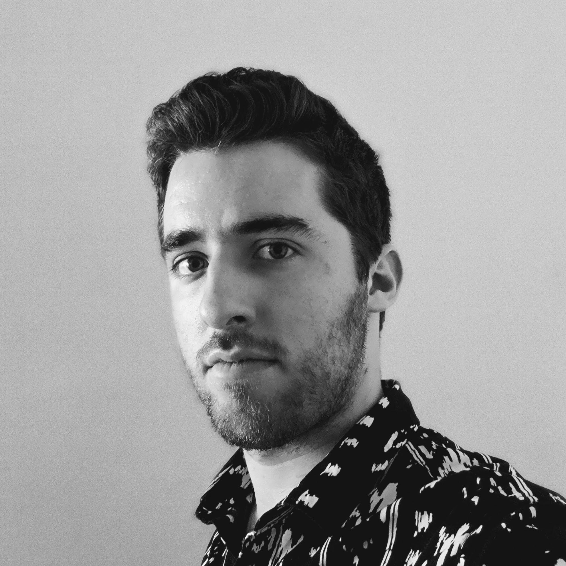 Aaron Schuyler – Medium