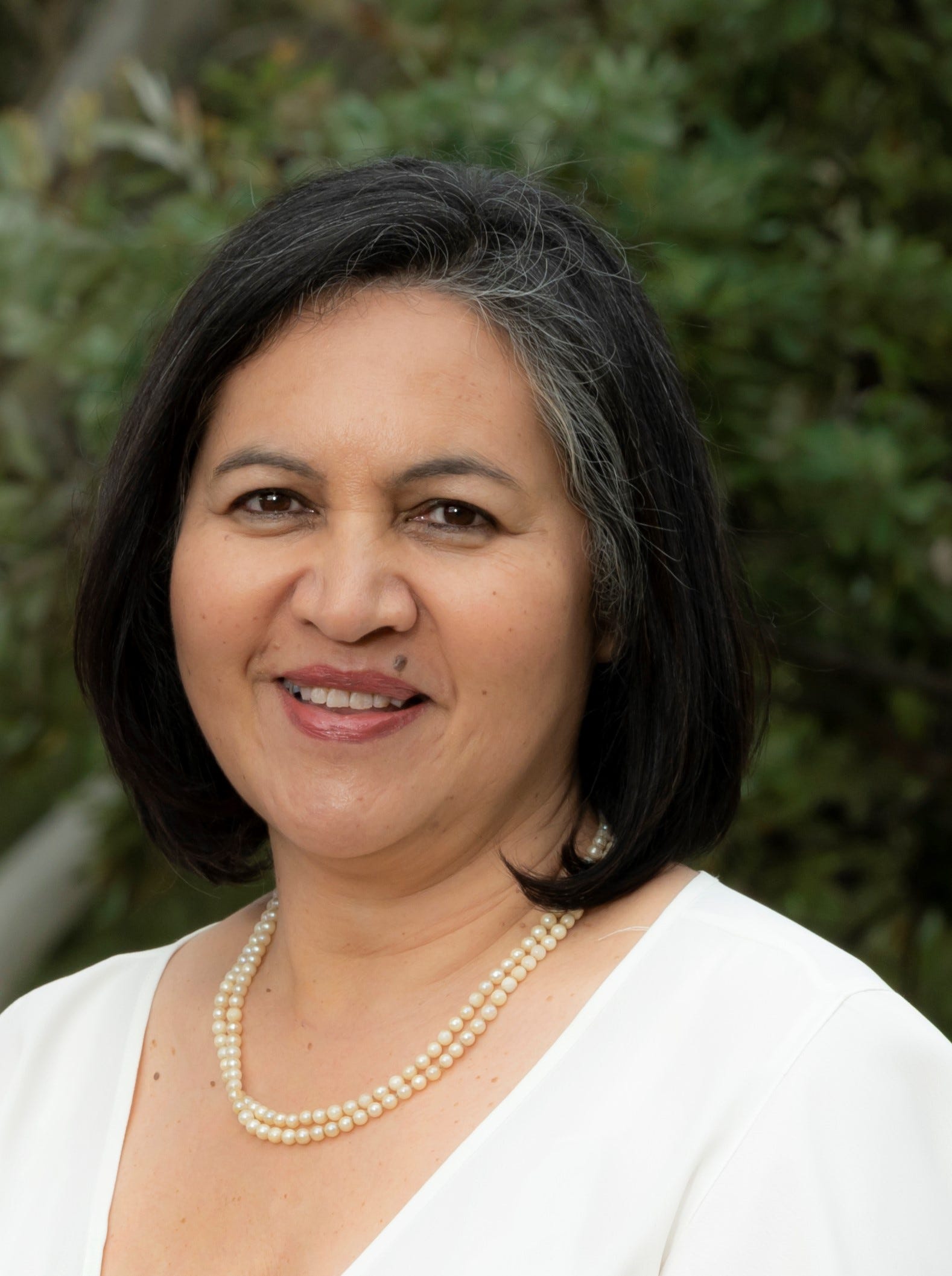 Diane Lyons – Medium