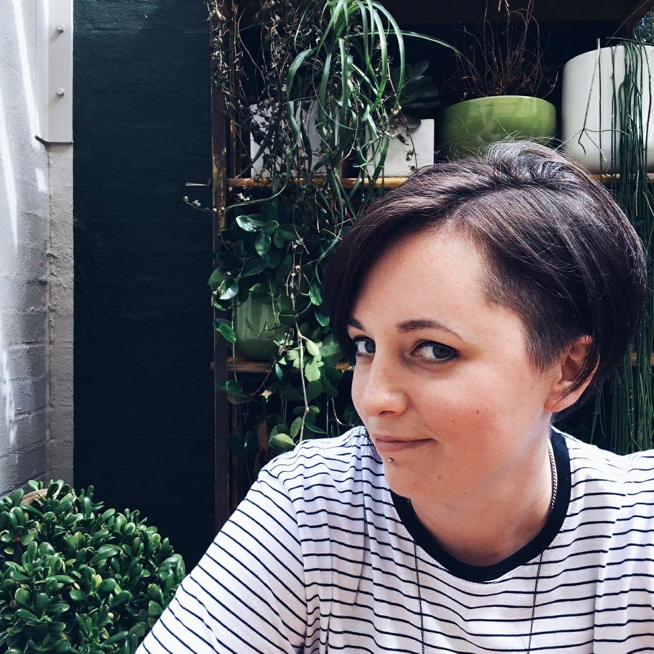 Rhiannon Thomas – Medium
