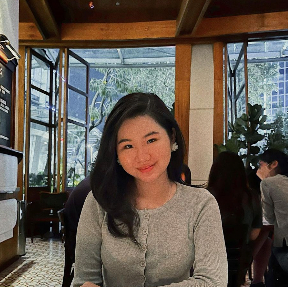 Claire Emmanuela – Medium