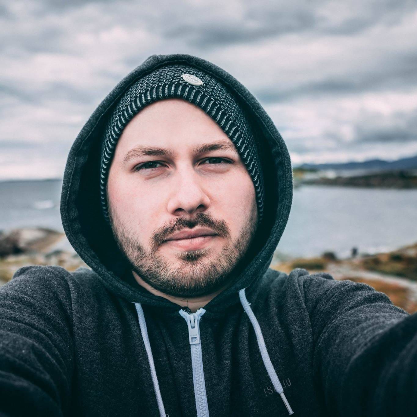 Johannes Schiel – Medium