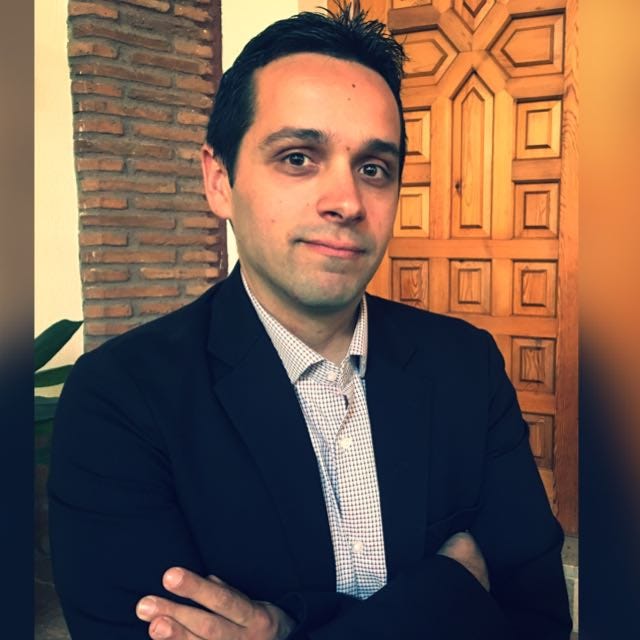 Carlos Caballero – Medium