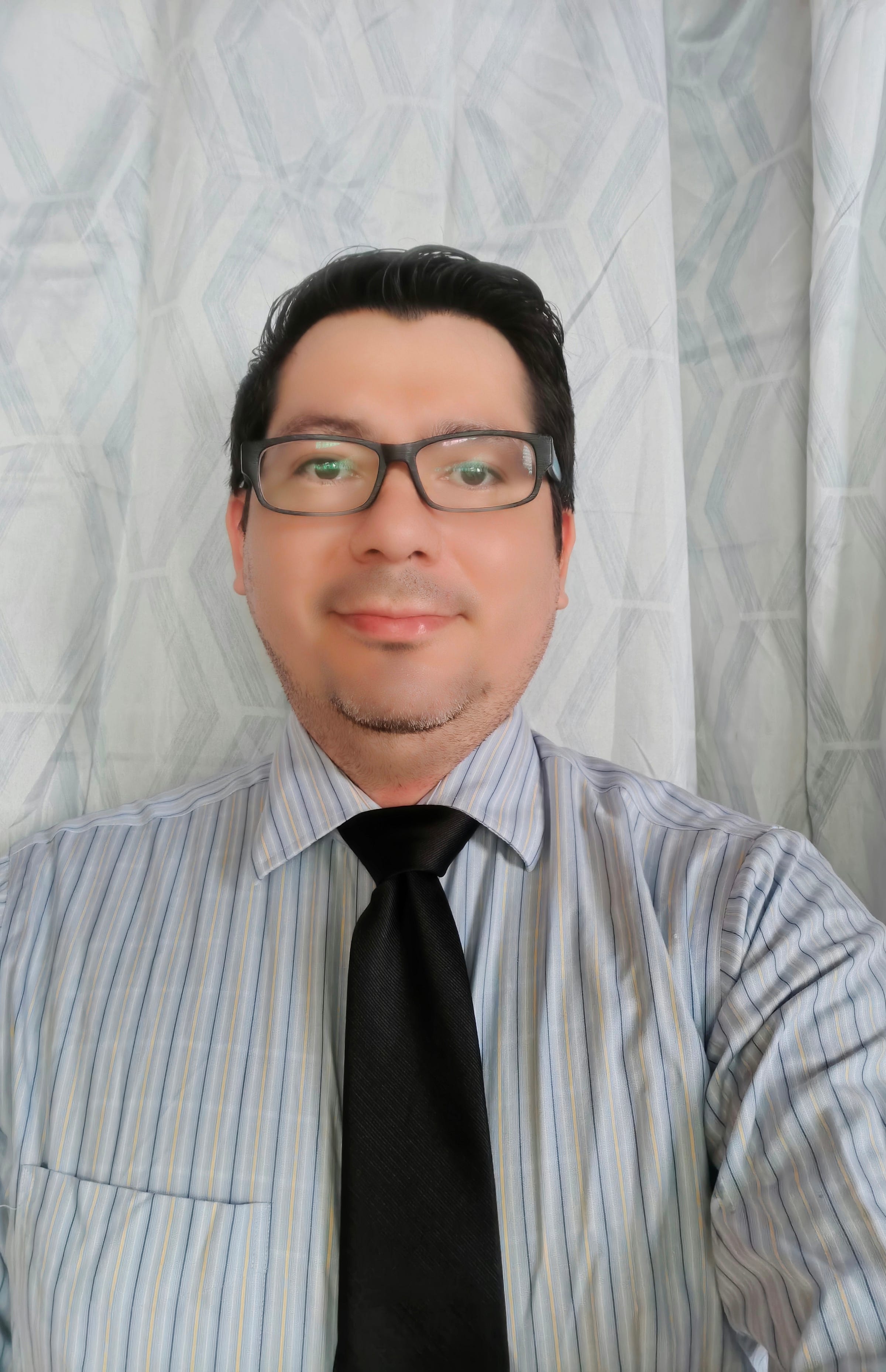 Alex Cardoza – Medium