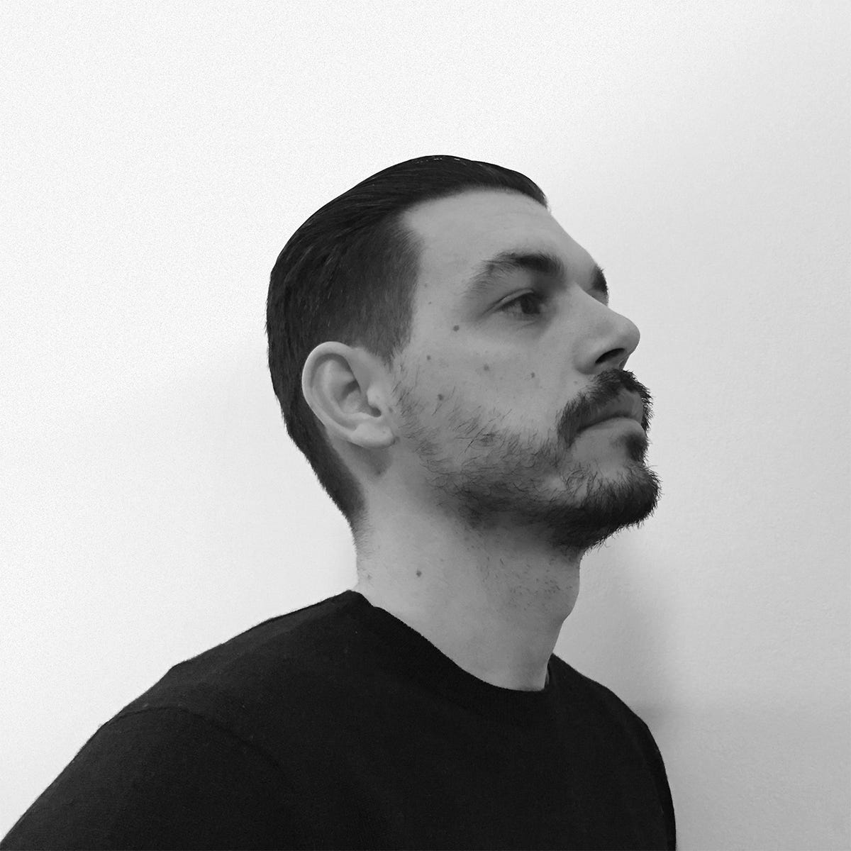 Carlos Llorente – Medium