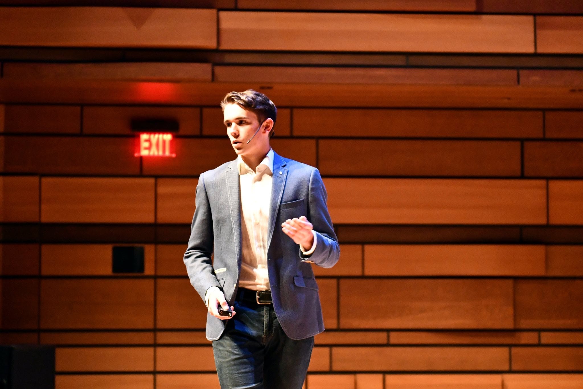 People following Sam Shore