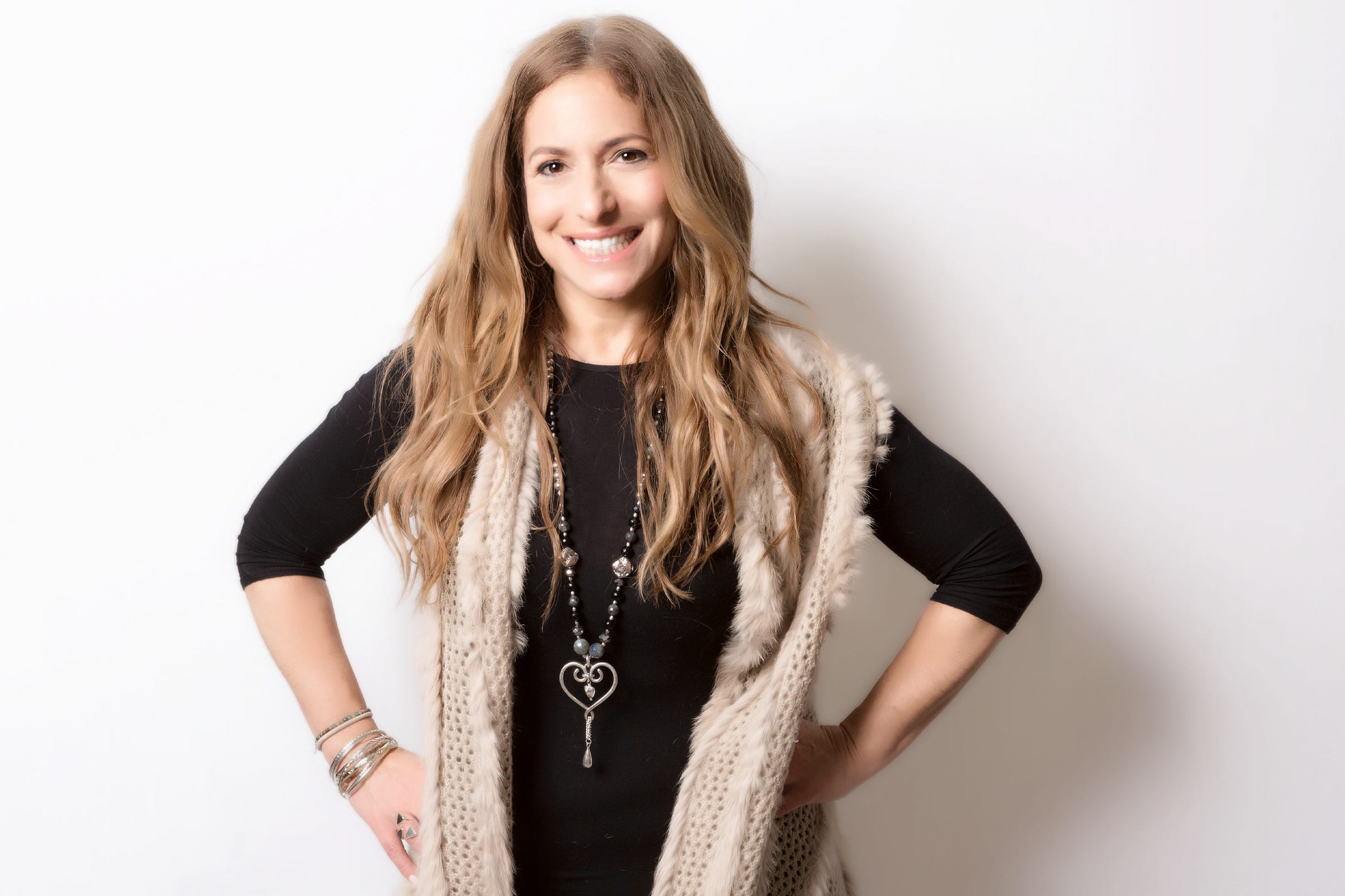 Kim Arazi – Medium