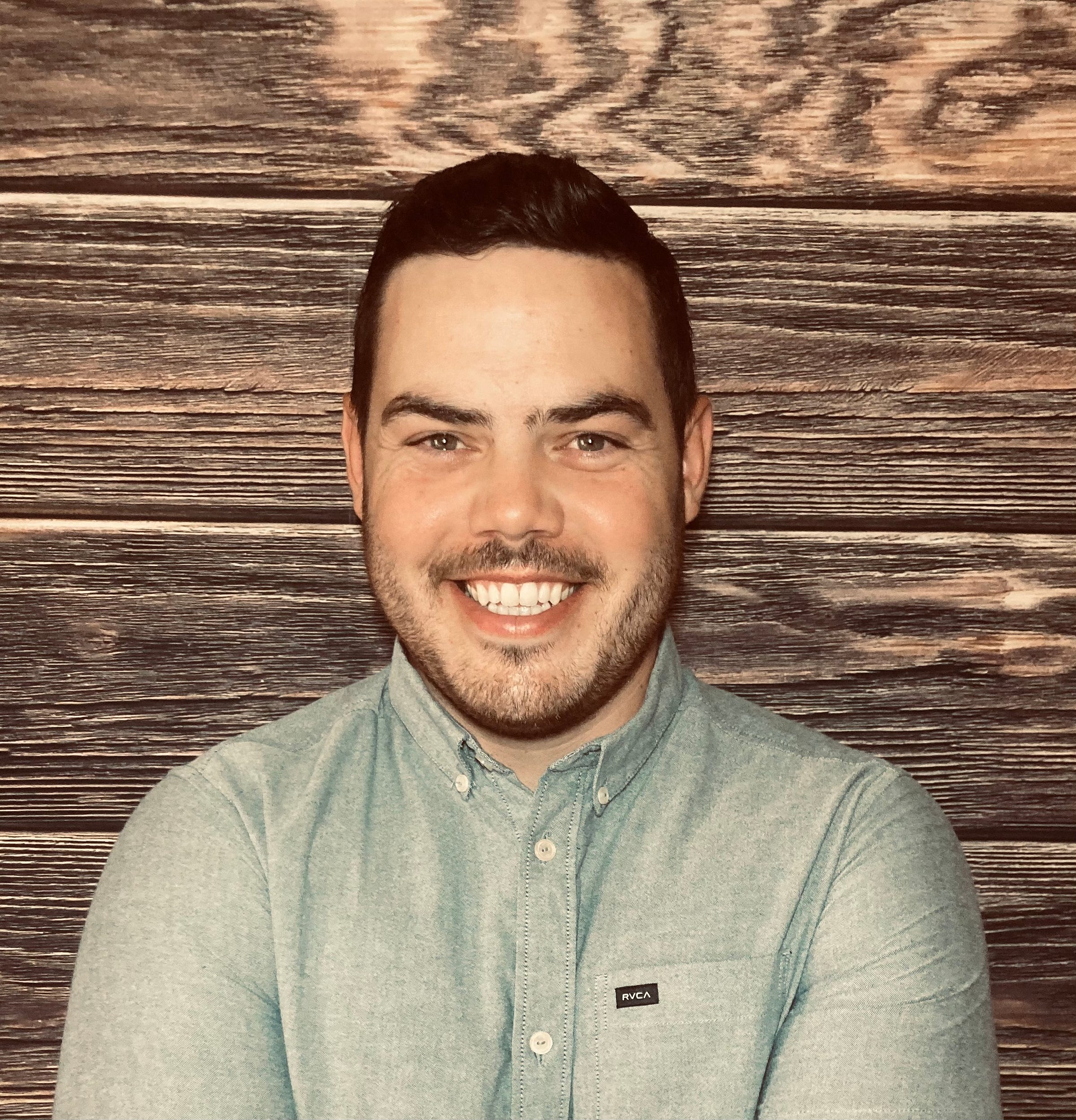 Alex Hernandez – Medium