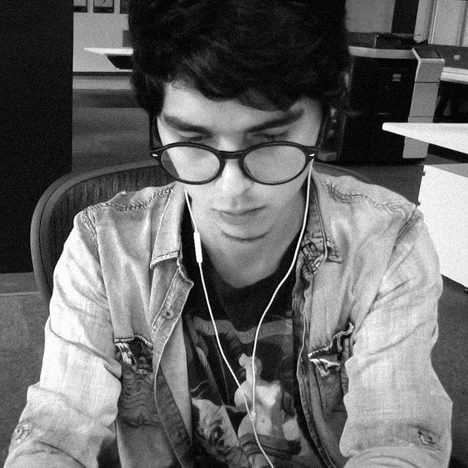 Felipe Umaña – Medium