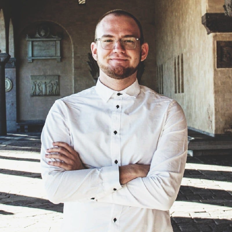 Adam Grachek – Medium
