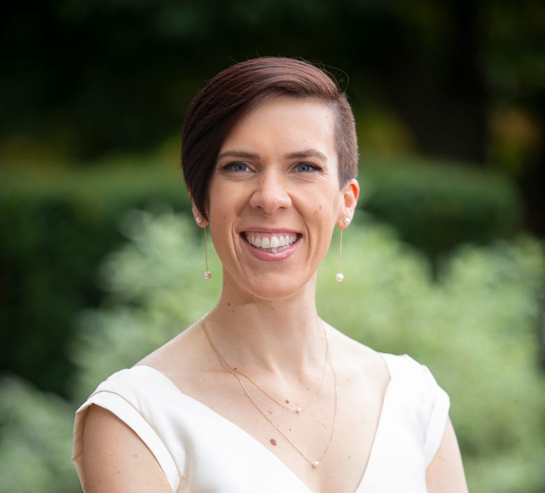 Carrie Reid-Knox – Medium