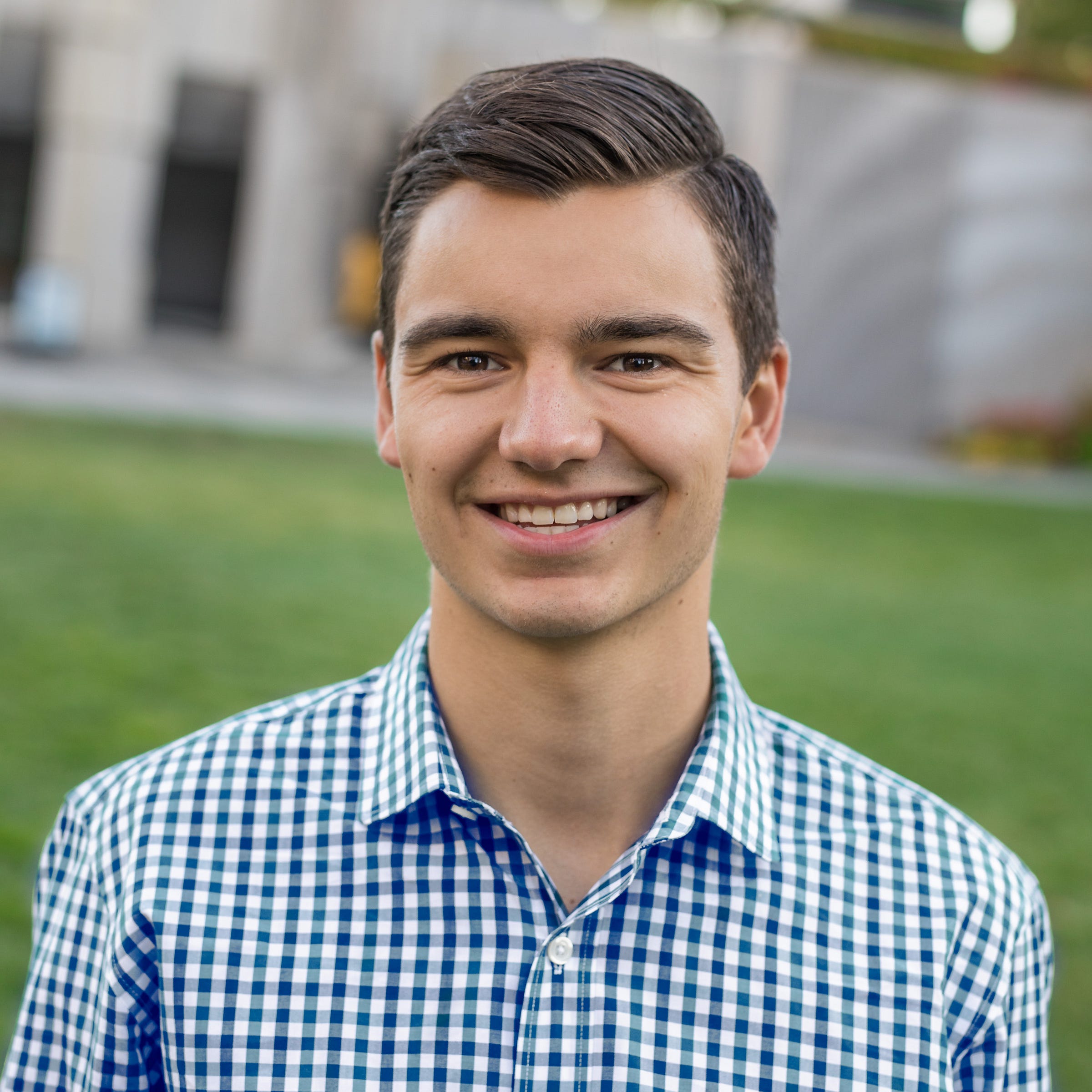 People following Tom Alaimo