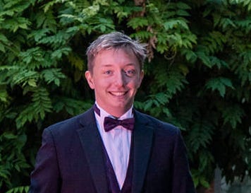 Oliver Lucas – Medium