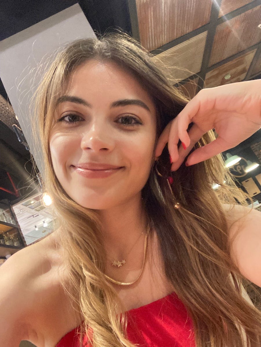 Gizem Deniz Er – Medium