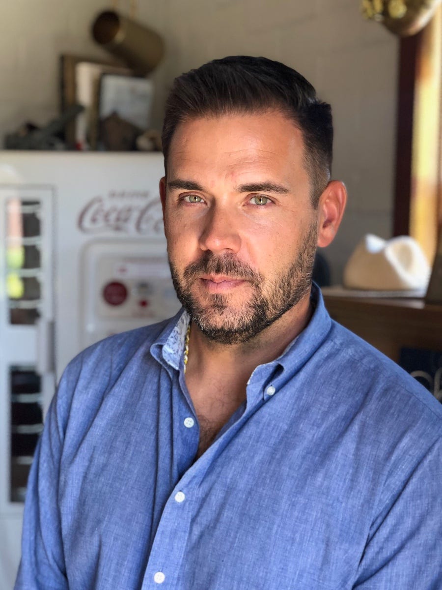 Benjamin Buchholz – Medium