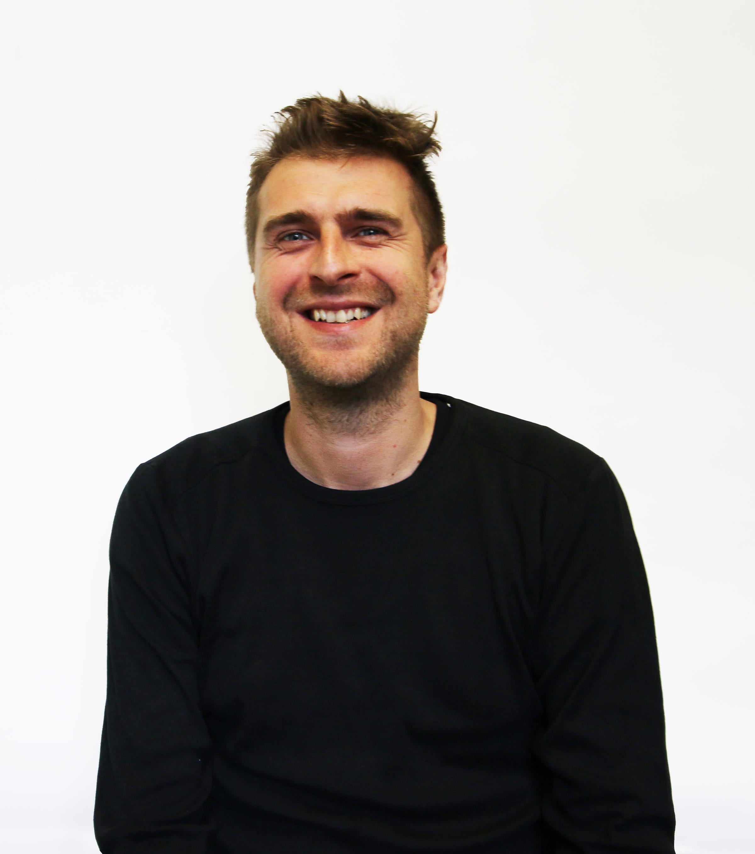 Adam Ambrozy – Medium