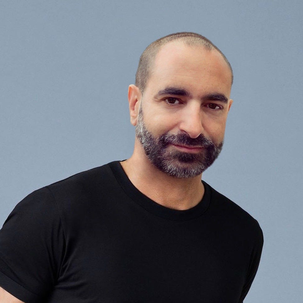 People following Jean-Philippe Poisson