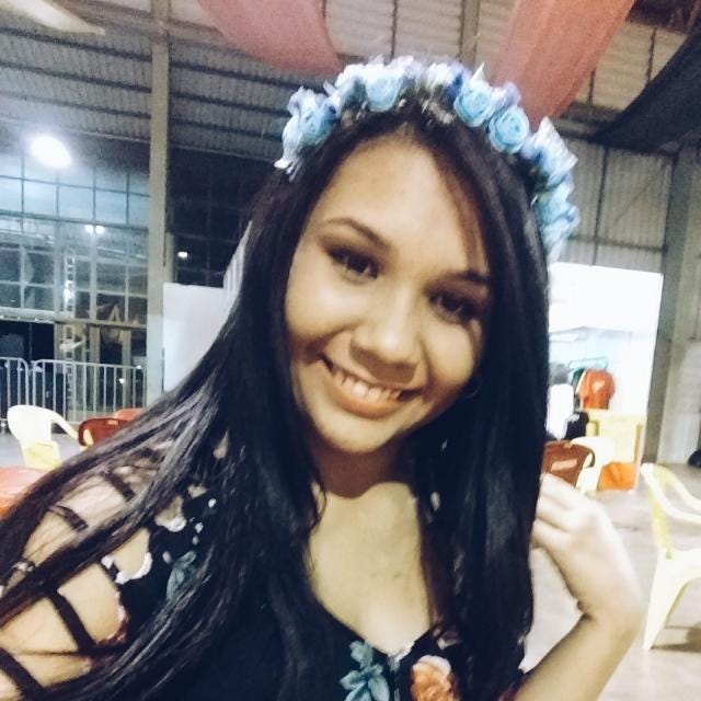 Angela Reis – Medium