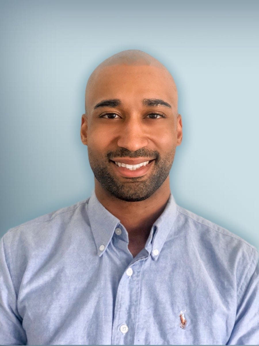 Karl Holmes – Medium