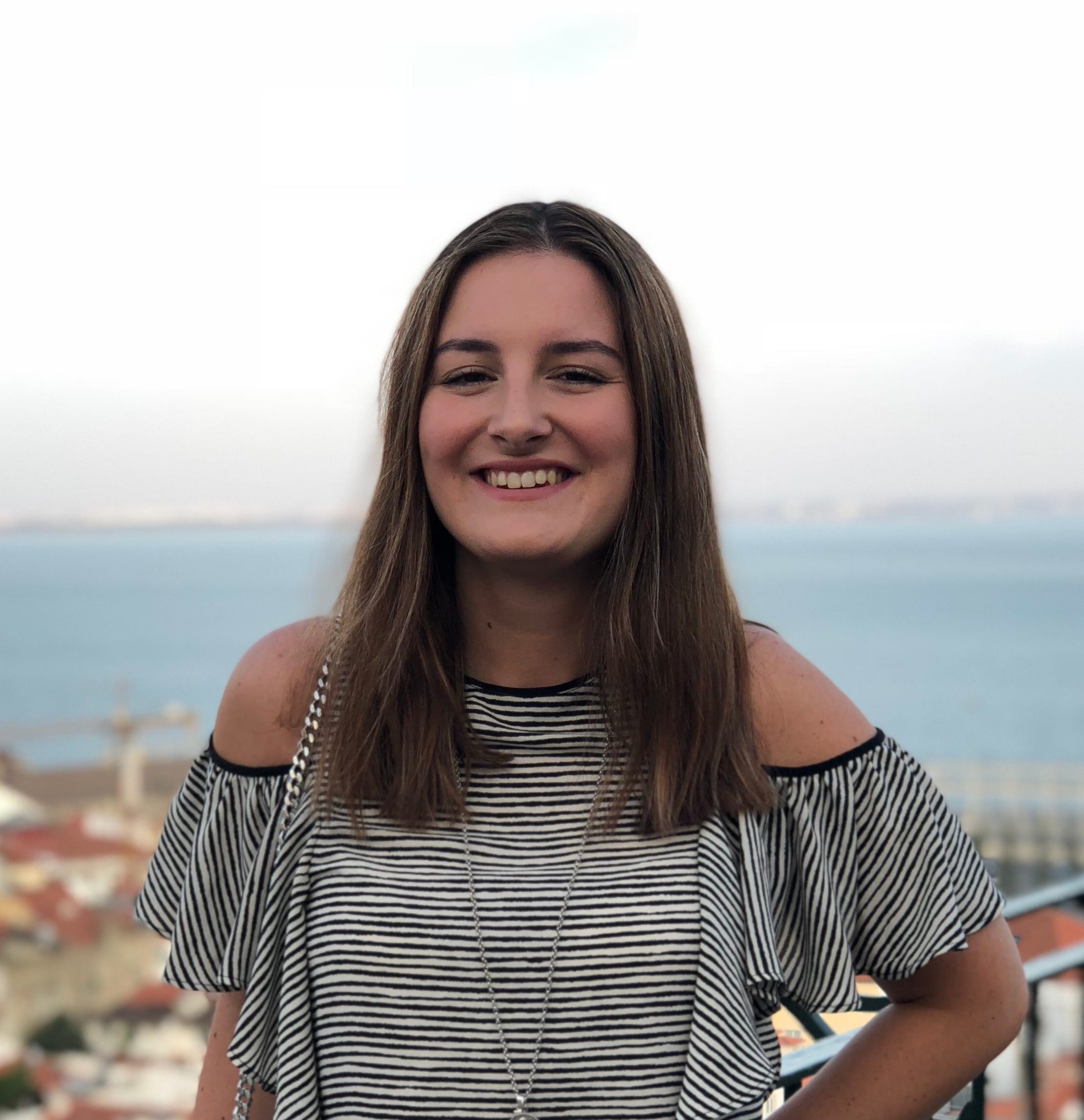 Leonor Castro – Medium