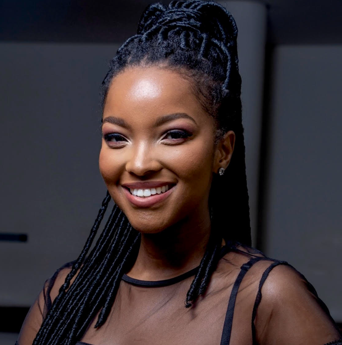 Tshwanelo Modise – Medium