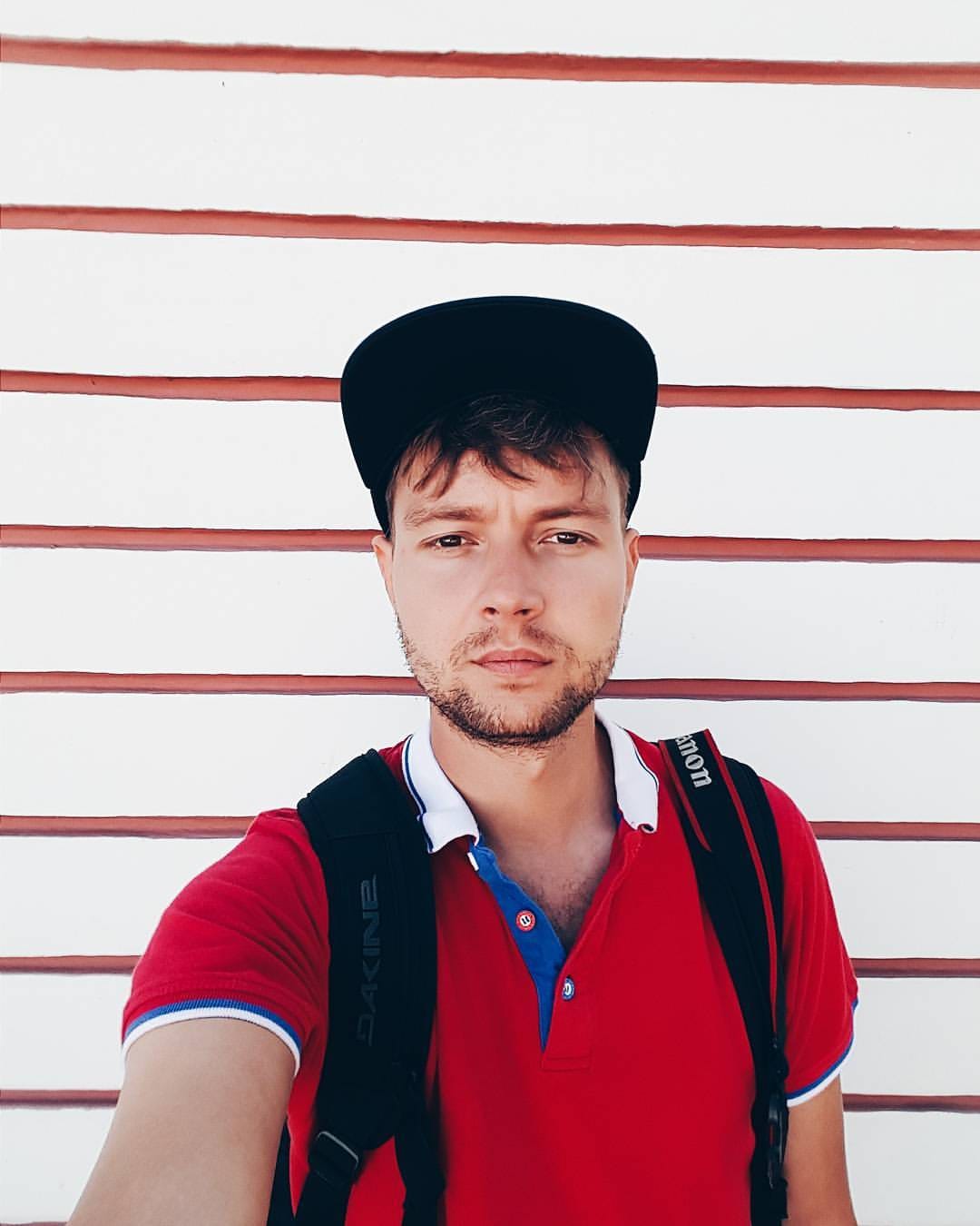 Viktor Ivanov – Medium
