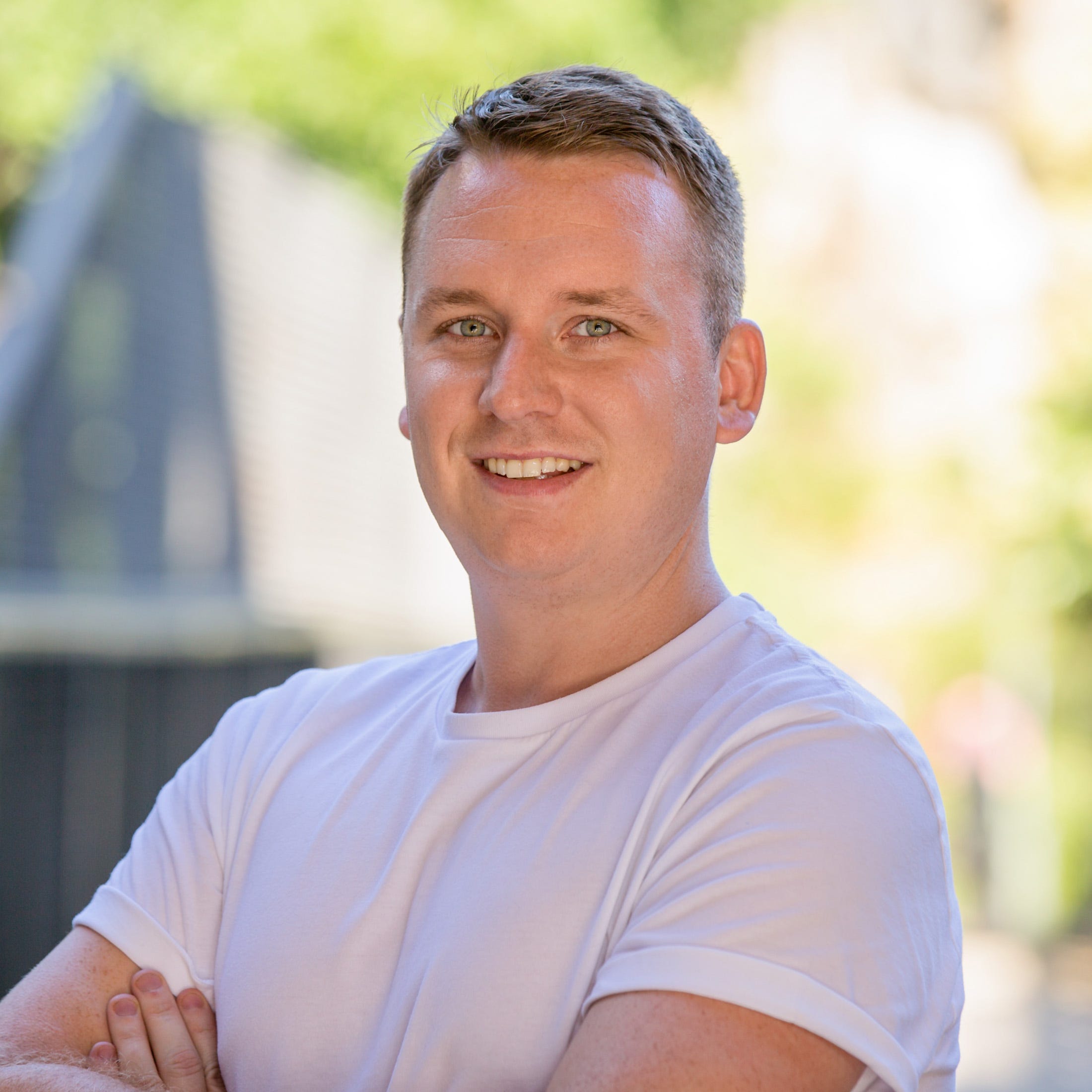 Chris Almond – Medium