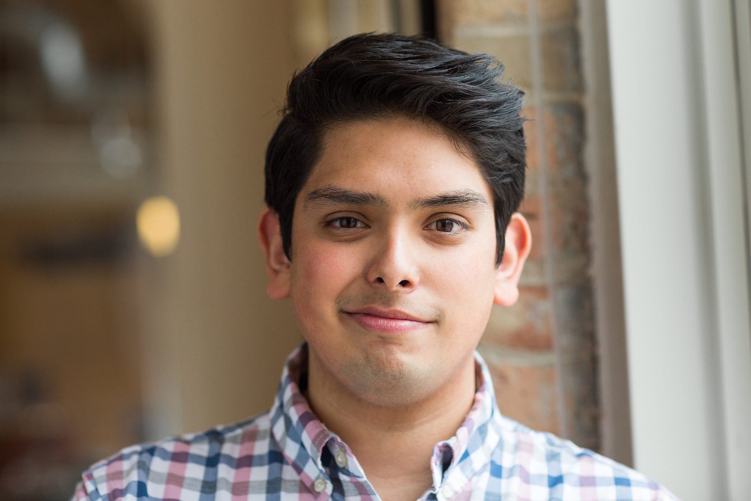 Cesar Gomez – Medium