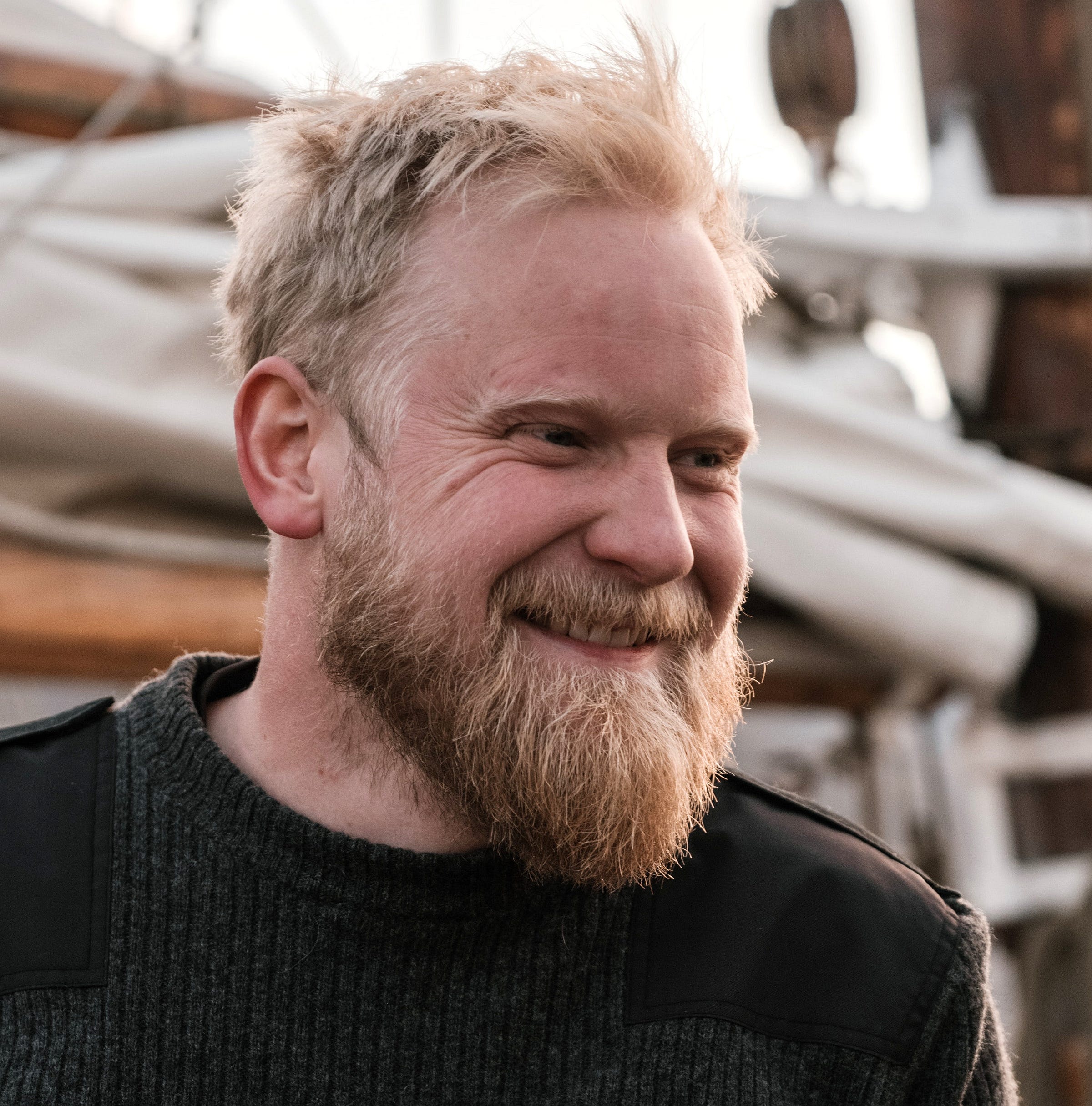 Ned Land – Medium