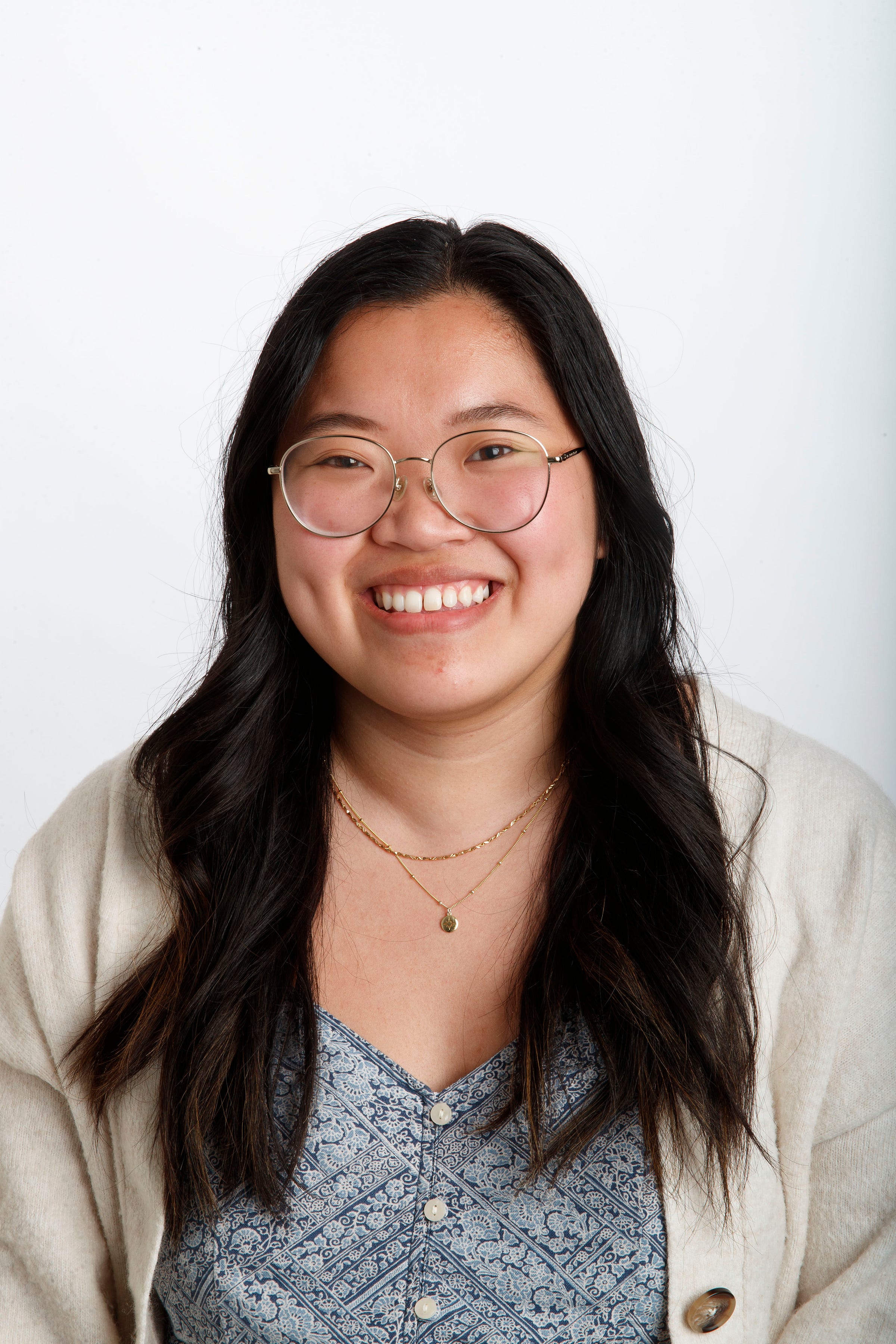 Hannah Ly – Medium