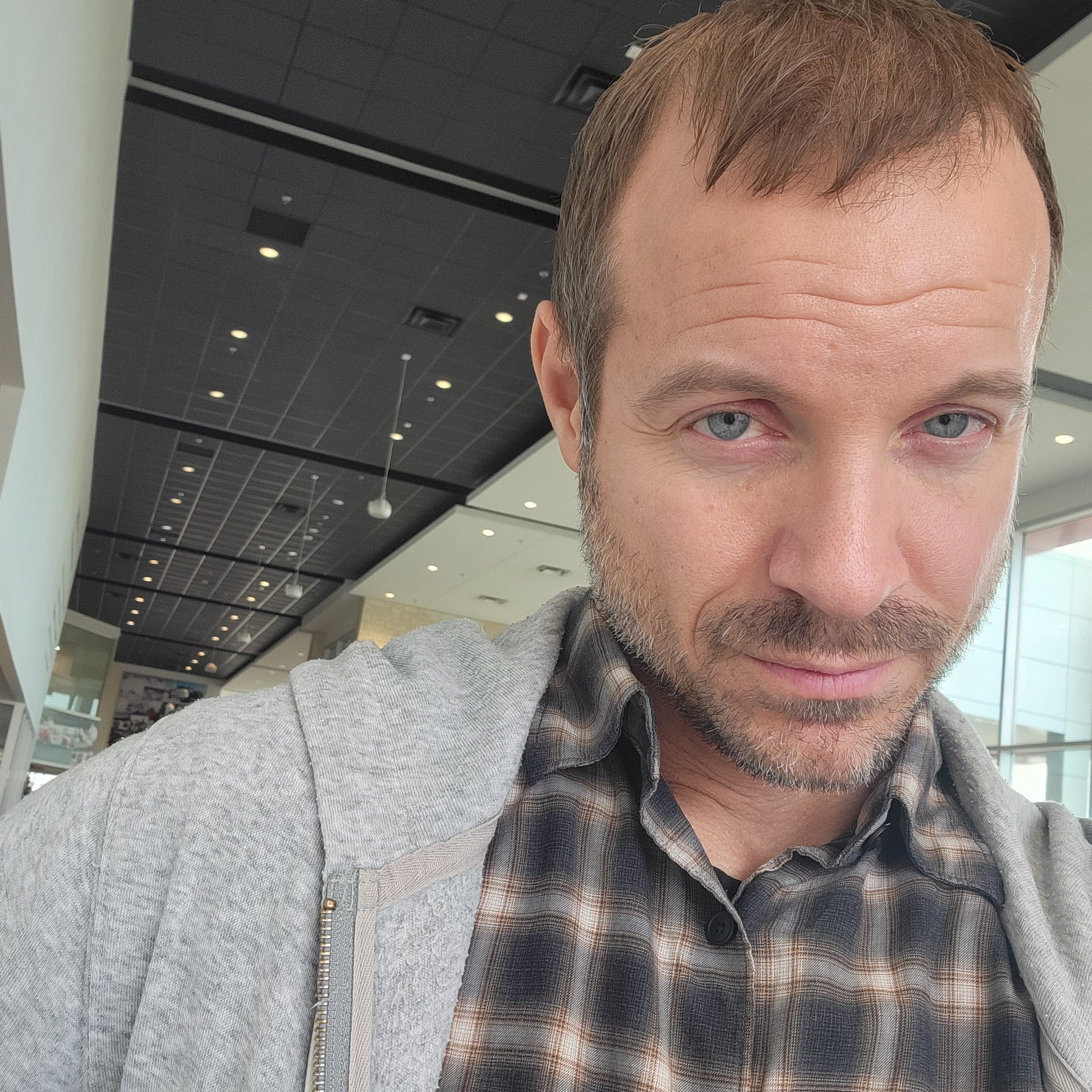 Luke Kinder – Medium